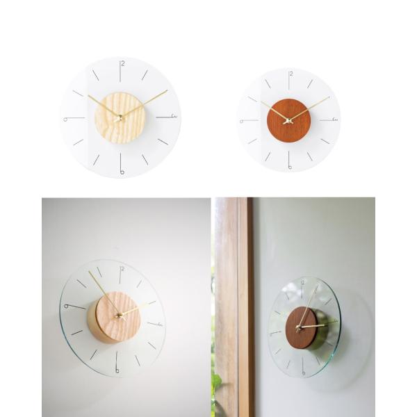 ガラスの透明感を引き出し、空間にそっと溶け込むように設計されたウォールクロック。木のぬくもり、少し碧がかったガラス、そして壁に落ちる影にいたるまで、美しい調和を図っています。ゴールドの針が上品な華やかさを添え、小さなサイズながらも凛とした存...