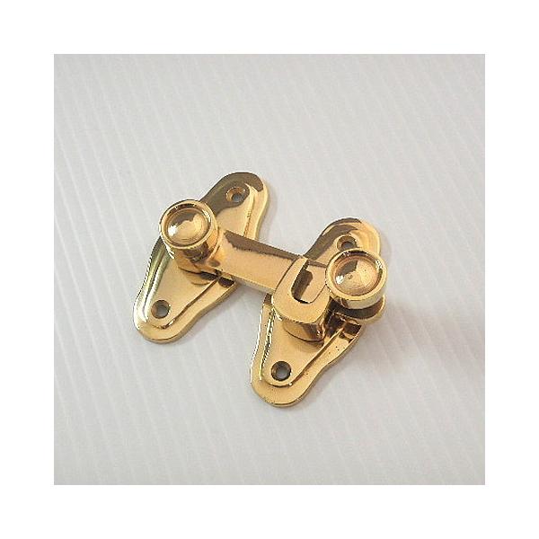 ドアや扉または食器戸棚などに取り付けて扉の開放を防ぐための真鍮製金具です。モデルチェンジに伴い、デザイン、サイズが変わりました。とてもしっかりした造りで、スタイリッシュなデザインの真鍮製掛け金です。【サイズ】高さ*約65mm、全幅*約85m...