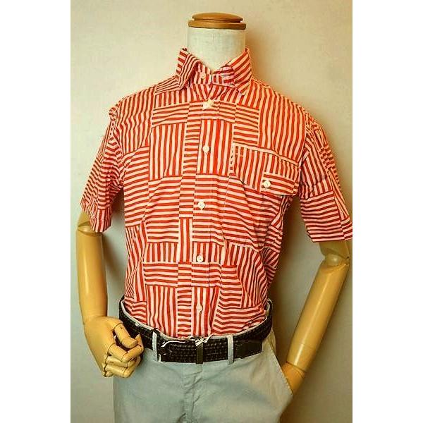 メンズファッション　ブランド「OSVALDO TRUCCHI　ジオメトリック柄隠れボタンダウン半袖シャツ」フィレンツェ出身のデザイナーが創業したシャツファクトリー「オズバルド・トルッキ」。ジオメトリック柄の隠れボタンダウンカラー半袖シャツで...