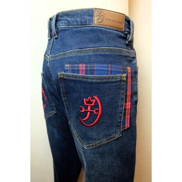 メンズファッション　ブランド「カステルバジャック　裏起毛ストレッチジャージジーンズ」暖かい裏起毛、ウエストまで伸びる非常に伸縮性に優れたストレッチジャージ生地使用、カステルバジャック独特のアート＆ロゴ刺繍入りのストレートジーンズです。右後部...