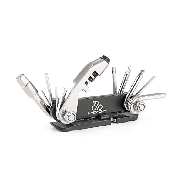 自転車のメンテナンスに必要なツール15種類をセット。チェーンツールやタイヤレバーなど、出先でのほとんどのメンテナンスに対応可能なフォールディングツール。ロードバイクやクロスバイクなどでの携帯に便利。アルミ構造。各部の調整などにも必要な小さな...