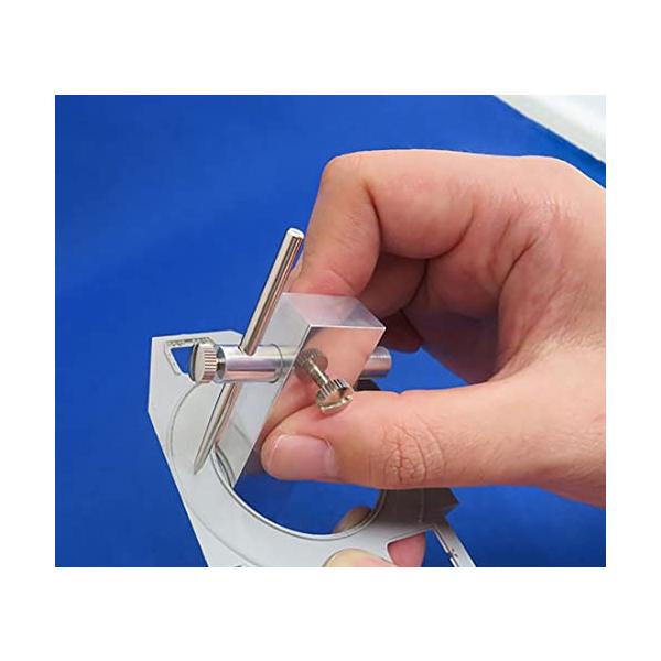 職人堅気シリーズプラ板をはじめ、パーツなどの加工にケガキラインを引くのに最適なツール直線はもちろん、カーブや円もベースから一定の幅でラインを引くことが可能ケガキ針の先端にはタングステン鋼の超硬チップを採用針の本体は真鍮、ガイドマンの本体はア...