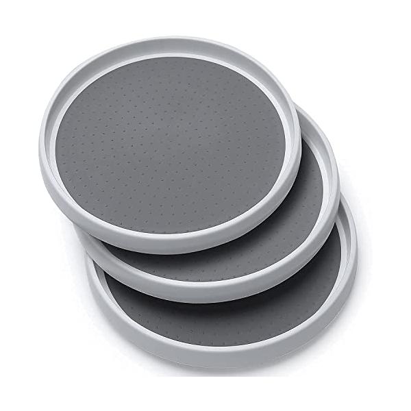 ターン式円形回転トレー 360度丸型回転デザインの調味料トレーです。冷蔵庫内の奥に入れたモノを取り出しやすく便利に収納します。通常の収納ラックと違って、くるくる回転して、裏側に置いた調味料を外側になって取り出しやすいになります。 使用簡単 ...