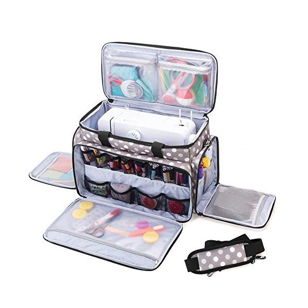 広い開口部でミシンの取り出しが簡単です。ポケットが多くあり、電源コード、フットコントロール、ぬい糸、ミシン針、取扱説明書などのアクセサリーを収納することができます。高品質のナイロン製で、底面に底鋲があって、中身に厚めのクッション材が入ってい...