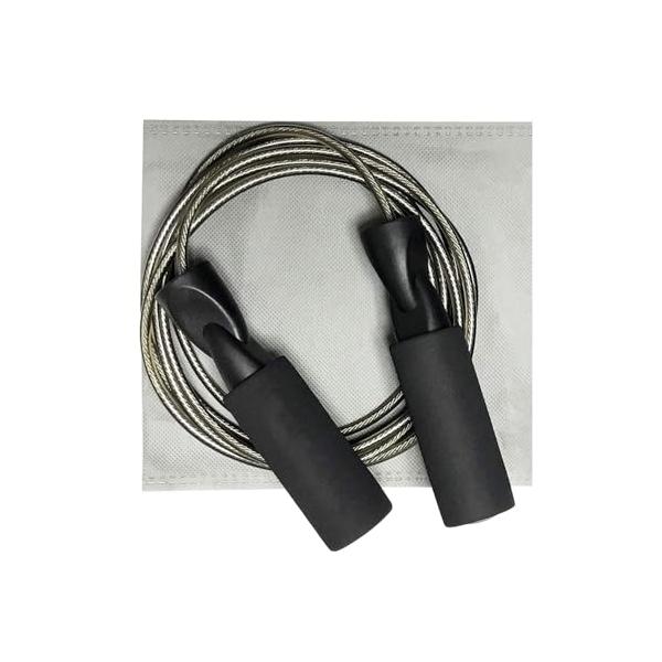 使用感品質にこだわった縄跳び 通常の円筒形のグリップとは違い、人間工学に基づいた凹凸デザインは親指を適正なポジションに誘導し、しっかり握ることができます。厚めの高密度スポンジを採用することで、柔らかい握り心地を実感ながら、汗をかいても滑りに...