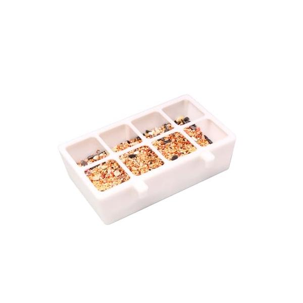 サイズ 長さ16cm*幅8.9cm*高さ4.4cm。 大容量で、鳥の餌をたくさん保存できます。 色: ホワイト。 高品質 この鳥の餌箱は高品質のプラスチックで作られており、頑丈で耐久性があり、ひび割れたり色褪せたりしにくいです。 8グリッド...