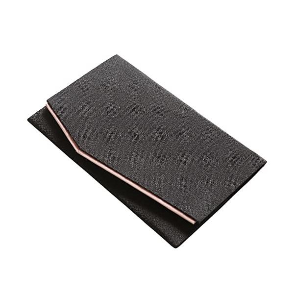 香典や結婚式のご祝儀袋を包むのに便利なふくさです。色は様々なシーンで違和感がない黒色を表面に、内部は優しい薄い紫色です。ふくさは慶事と弔事で開く方向が異なります。慶事 お祝い事 は右開き、弔事 お悔み事 は左開きにします。ポケット幅が12....