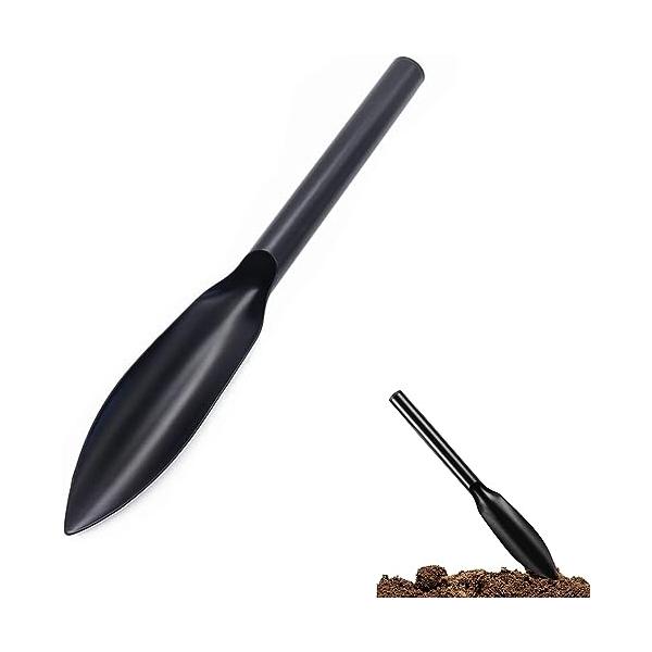 商品仕様 ：寸法は31*4.5cmです。この携帯式ツールは、小型のガーデンや室内の植栽に最適に適合します。 高品質 ：高い強度の炭素鋼で作られた小型ガーデンシャベルは、優れた仕上がりと一体成形の特性を備えており、湾曲したシャベルヘッドと優れ...