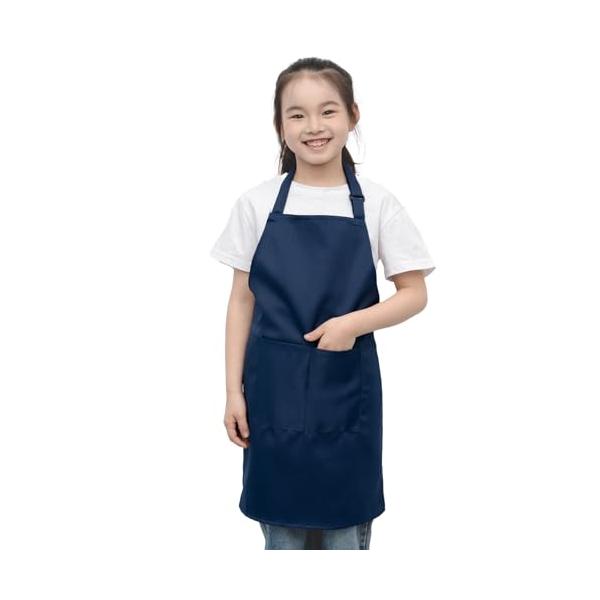 撥水加工＆シワになりにくい素材 子ども用エプロンは撥水加工済みで、水や汚れを弾きやすく、お手入れも簡単。シワになりにくい生地を使用しており、いつでもきれいな見た目を保てます。  大容量ポケット付き 大きめのポケットが付いており、ハンカチや文...