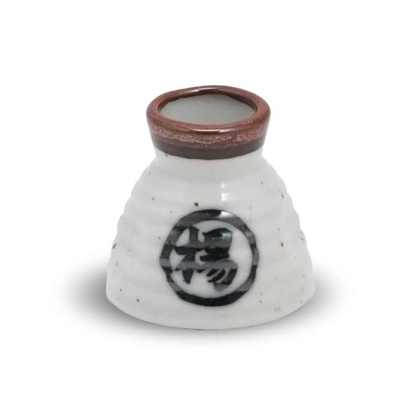 古くから伝わる日本の民芸品である調味料入れは、現在ではとても新鮮でスタイリッシュなデザインとしてとても人気があります。岐阜県多治見市の高田地区で生まれた高田焼は、漬物蓋物や調味料いれなど生活に密着した道具作りが盛んでした。種類は醤油差し、塩...