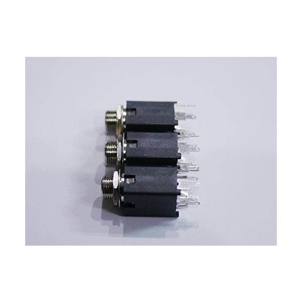 スイッチクラフト#112BXタイプのボックス型ステレオジャック。6.35mm (1/4インチ ジャック用。 当店のオリジナル品です。6.35mm (1/4インチ ジャック用。*全長：約35ｍｍ(端子部含む  *本体幅：約15.5ｍｍｘ15....