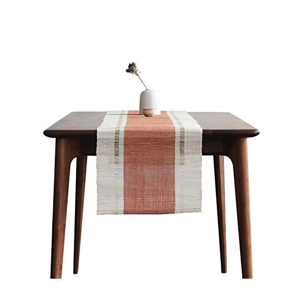 素朴な様式美：このテーブルランナーは「夏布」で製作されます。「夏布」は夏きものとして最高級品といわれ、シンプルで美しいです。部屋の飾りとして、素朴な印象を与え、自然を感じさせます。じょうずな手織：伝統的な織機を使い、完全手織りにて大切に織り...