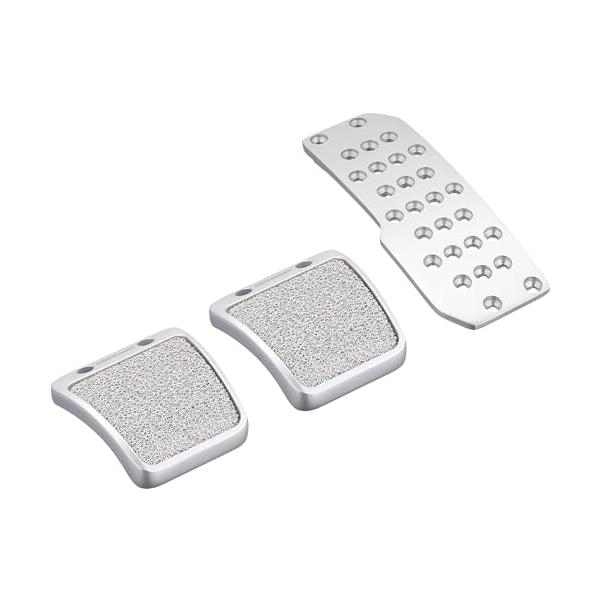 アルミ製ペダルベースに、ニッケルクロームの発泡金属をストッパー部(ブレーキ・クラッチペダル)に採用し、滑りにくい構造としたスポーツペダル。スポーツ&amp;アウトドア:自転車:自転車パーツ:ペダル