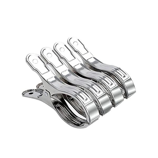 商品詳細 4個セット　材質：ステンレス　サイズ：全長12cm、持ち手幅 6.8cm、開口幅2.3cm、最大開口7cm しっかり挟める大型サイズ 高品質なステンレスを使用した布団ばさみ4個セットです。強力なバネとクリップ力でしっかりと挟みこめ...