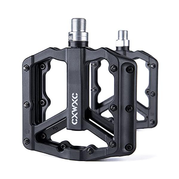 高回転性能を備え、負荷を均一に分散するトリプルシールドベアリングを配置。ワイドなペダル踏み面による抜群のパワー伝達。滑り止めピン 片面7本 の配置によりグリップ性を向上。8mm六角レンチマウント付きの耐久性に優れたクロモリ材スピンドルを採用...