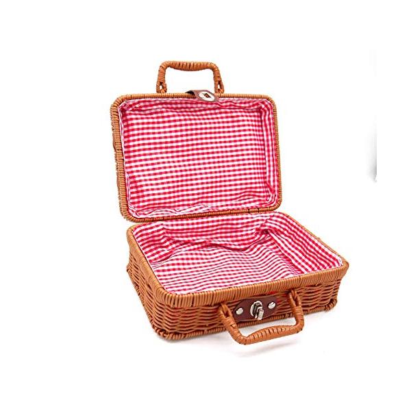 お出掛けしたくなるくらい可愛いバスケット風のおしゃれなカバンです。行楽だけでなく通勤・通学などの普段使いのバッグとしてもオシャレです。小さめのタブレットも入るサイズです。荷物が編み部分に引っかからないように布で中張がされています。ブラウンの...