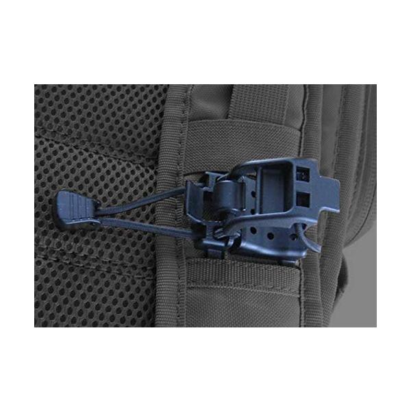 ギアをバックパック(Molleパックを含む)に取り付けます。軸、懐中電灯、歩行用ステッキ、などに使用できます。片手レバー式ラッチシステム。ミリタリーギアへの使用のためのBerry Amendmentに準拠。高品質 - 米国製。ホビー:エアガ...