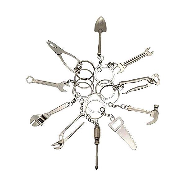 ユニークでおしゃれなミニチュア工具のキーホルダー10種類をセットです。小さくても本物のように動きます。艶消しマットタイプ。10個セットですので、社用車のカギ管理、工事現場物件のカギの管理、賃貸物件のカギの管理、等々、アイデア次第で様々に利用...