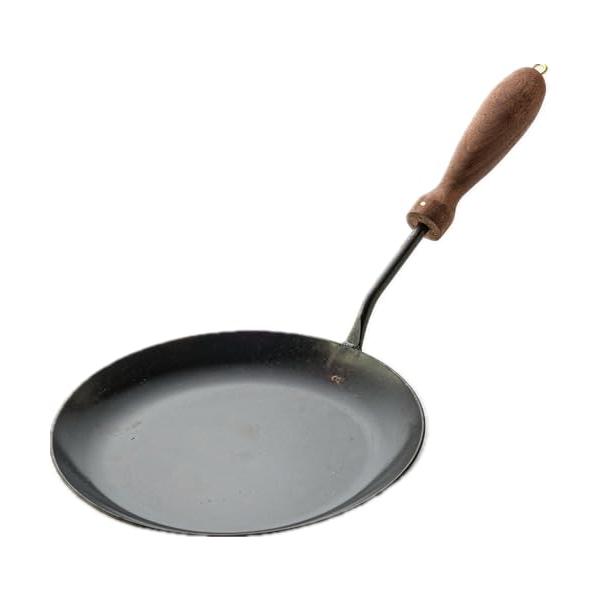 浅型の小さな鉄製フライパン 16cm です。 キッチンでもアウトドアでも長く使える槙塚鉄工所の鉄の調理道具『teppenシリーズ』のフライパンになります。サイズ 約 　直径16cm　深さ1.6cm　鉄板の厚さ1.6mm　　　　　　　全長33...