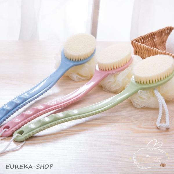 ブラシとスポンジが一緒になった2ＷＡＹバスブラシです。柄がついているので背中も洗いやすいです。※柄の方のひもは付属しておりません。ご了承の上、ご購入ください。【サイズについて】35.5cm×7.3cm【素材について】ポリプロピレン、ナイロン...