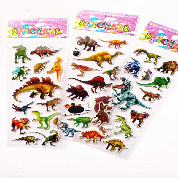 人気の恐竜たちを集めたキュートなフォルムのシールです。大きすぎないピースで、他のシールと合わせてデコレーションを楽しめます。恐竜柄の便箋封筒、カード、ポチ袋等の封をするシールとして、レターアイテムと合せてお楽しみいただけます。性別年齢問わず...