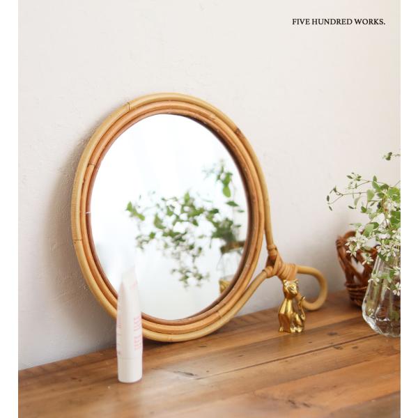 【商品名】JUGLAS ユグラ ラウンドミラー【商品説明】ヴィンテージデザインのラウンドミラー。タテ型でヨコ型でも使える壁掛けミラー。お顔全体が移る大きさなので、お出かけ前の身だしなみにもお使い頂けます。手の込んだラタンの組み方がヴィンテー...