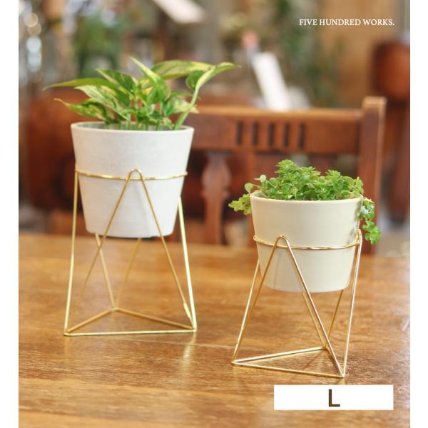 【商品名】in bloom（インブルーム）ラインポットスタンド L【ブランド】Creer(クレエ)【商品仕様】size：約 w150×d130×h190mm重量：約 90g素材：アイアン原産国：インド○内寸：φ118mm【商品説明】上品なゴ...