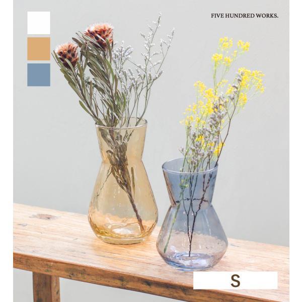 【商品名】Sceneryvase(シナリーベース) デイジー Sサイズ【商品説明】ガラス表面に入った凹凸のテクスチャーが特徴のフラワーベース。シンプルでありながら、どこか特別感を漂わせるフォルム。凹凸のあるガラスが光を受けてきらめくたび、花...