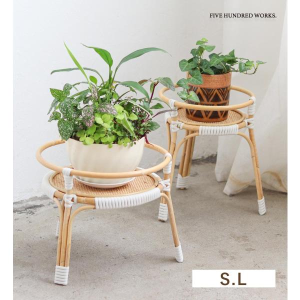 【商品名】JUGLAS(ユグラ)レンテプランタースタンド【ブランド】Creer(クレエ)【商品仕様】・Sサイズsize： 約 φ235×h295mm重量: 約 315g素材: 皮付きラタン、ポリエチレン原産国：インドネシア・Lサイズsize...