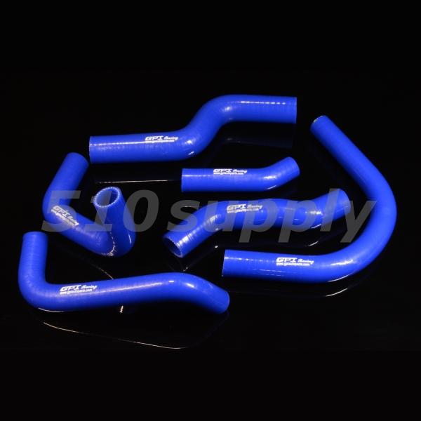 商品内容 　GPI製 　ラジエターホース特徴 　耐熱温度：-60F度〜500F度 　通常最大耐圧力：1,700kPa 　材質：高品質シリコン 　構造：3層構造 　厚さ：4.5mm 　カラー：ブルー 　ブランドロゴ入り 　※商品によってはロゴ...