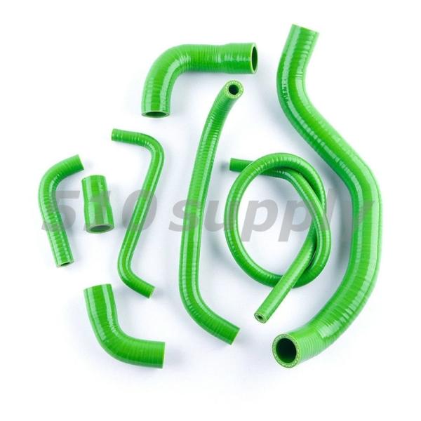 商品内容 　CMS製 　ラジエターホースセット特徴 　耐熱温度：-60F度〜500F度 　通常最大耐圧力：1,700kPa 　材質：高品質シリコン 　構造：3層構造 　厚さ：4.5mm 　カラー：グリーン 　ブランドロゴ入り 　※商品によっ...