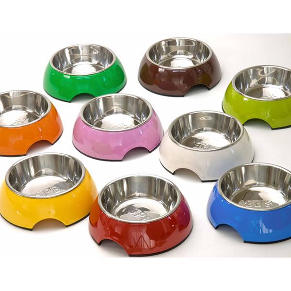 ハードな使用でもキズがつきにくく、美しい光沢を長期間保ちます。ステンレスボウルは簡単に取り外せるので、フード&amp;ウォーターボウルとしても使用できます。底部に滑り止めがついており、ずれにくく床をキズつけません。猫　ネコ　ねこ　猫用品　食...