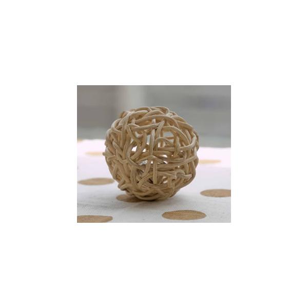 100%天然素材　無漂白・無着色ラタンの茎で作った、ボールです。中に鈴が入っております。ネコ　ねこ　猫用品　猫用　おもちゃ　オモチャ　キャットトイ　ボール遊び　ラタンボール　シンシア　ナチュラル