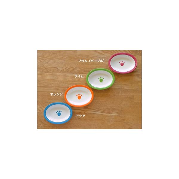 小ぶりの食器！メーカーさんの名前にもあるように、これは、ベイビー用でございます！ただ、トリーツ皿としても使えるので、ちょっと便利ですね。ドライと、ウェットをお食事で両方出している飼い主さんにも重宝しそうなサイズです〜。可愛いお色のラインナッ...