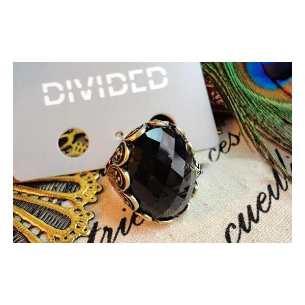 ☆サイズ彡【指輪】直径約2.0cm【石】約2.5cm×約2.0cm【商品材質】合金☆商品説明彡大きくてインパクトのある指輪です＾＾黒くて格好良さもあります＾＾☆彡是非！お買い上げ下さいませ＾＾☆彡