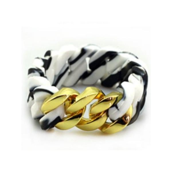 ☆カラー彡【ゼブラ】☆サイズ彡【フリーサイズ】☆商品説明彡大きな輪っかを繋げたキラリと光るブレスレットです＾＾☆彡存在感抜群のブレスレット＾＾☆彡是非、この機会にお買い上げ下さいませ＾＾☆彡☆注意事項彡※小物やインナー等をコーディネイト用に...