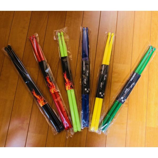 御覧になって頂き有り難う御座います＾＾☆彡☆カラー彡 【ブラック、レッド、ライトグリーン、ブルー、イエロー、グリーン】☆サイズ彡【約41.5cm】☆重量彡【130g】☆材質彡【高級ナイロン】☆商品説明彡 カラーバリエーション豊富なドラムステ...