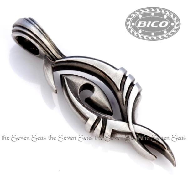 名前: トロナド意味: 根性と栄光【ブランド名】 サーフ ビコ (SURF BICO)【商品名】 ペンダントトップ BP648【素材】 ピューター、シルバーコーティング【大きさ】 ペンダントの幅 1.7cm ペンダントの長さ 4cm ループ...