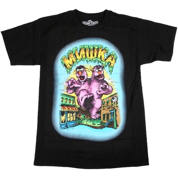 MISHKA ミシカ 正規取扱店セサミストリート生誕45周年を記念した、MISHKAとのオフィシャルカプセルコレクション。ニューヨークのアーティスト「Lamour Spreme」がデザインを手がけたツーヘッドモンスターのTシャツです。■　サ...