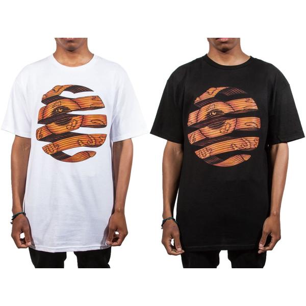 MISHKA ミシカ 正規取扱店削った材木の表面を「KEEP WATCH」に落とし込んだデザインがユニークなTシャツです。■　サイズ　■S　（ 着丈：68cm　身幅：47cm　袖丈：19cm ）M　（ 着丈：72cm　身幅：50cm　袖丈：...