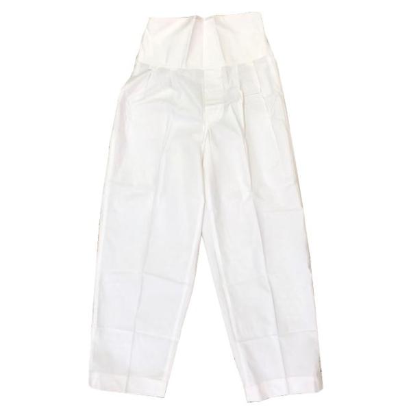 【白】腹当付ダボズボンの品質：綿１００％ウエストゴムタイプのダボズボンです。ズボン前開きの部分は、ファスナーではなくボタン式となります。（ご相談いただいてもファスナーに変更はできません）腹当部分には小物を入れられるポケット部分がございます。...