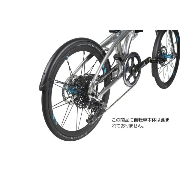 ホイール径451mm　20インチ用マッドガードマットブラックとタイヤに極力沿う形状が、装着時のバランスを整えます。451 ETRO サイズに装着が可能耐久性が高いマット仕上げステンレス製のステーのためサビに強い前: 560 × 35 mm ...