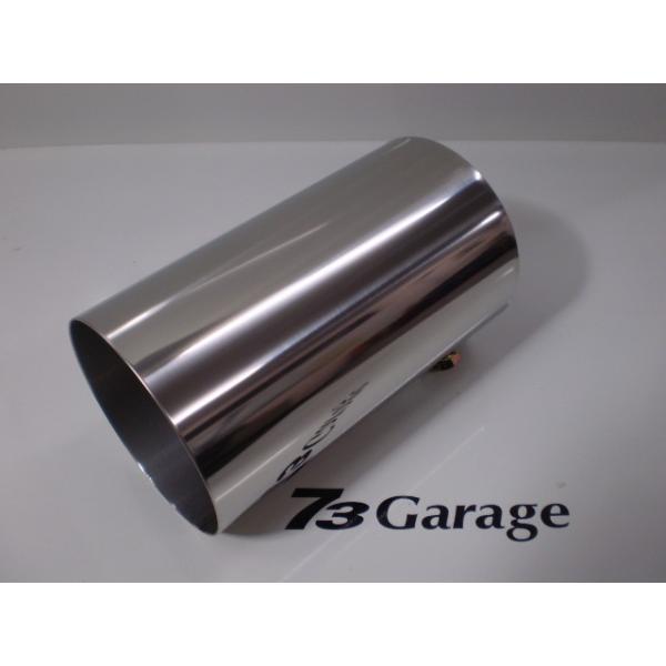 レーザー写真は　サンプルです　本製品にはレーザー刻印はありません。取り付け方は、 付属のボルト・ナットで固定します。 ９０Φ用（内径　約９１ミリ）　長さ　１５０ミリ※注意点※マフラーに穴が開いていない場合は、穴開けが必要になります。  車い...