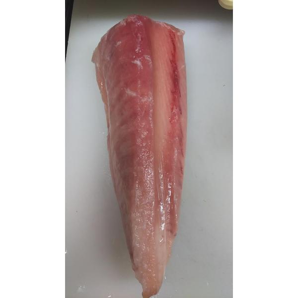 生食用のビンチョウマグロになります。１０ｋｇ以上のビンチョウマグロをスキンレスにしてその中でも品質の良いものを選別した商品です。ビンチョウマグロにしては価格が高いですが、使った方からはリピート率が高い商品です。脂の乗りもよく、刺身に最適です...