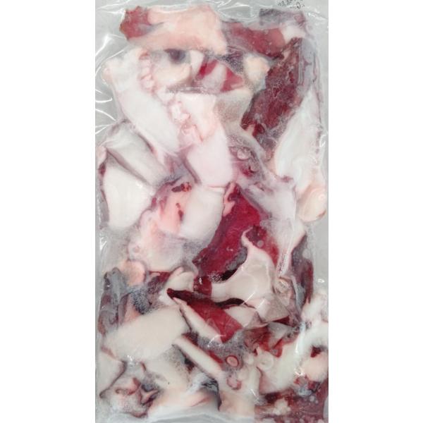 スライス製品を生産した際に出てくる端材です。価格高騰中の為人気商品です。品名：カットタコ（真蛸）単価：700円/300ｇ（税別）受注最小ロット：21,000円/300g×30P（税別）原材料：画像を参照してください。賞味期限：約半年※随時新...