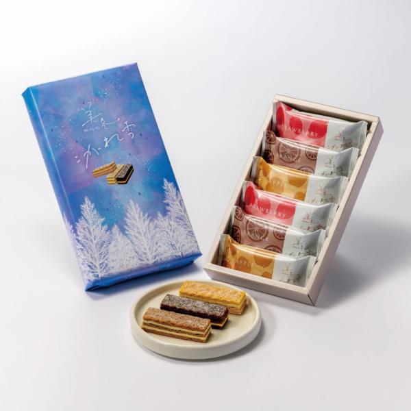 夏場の溶けを気にせずに美味しく召し上がっていただきたい、そんな想いから生まれた「美冬 こがれ雪」。<br>チョコレートの衣を脱いだ、今回の美冬は、サクサクのパイが主役のミルフィーユ。<br>1枚が144層にも折りたた...