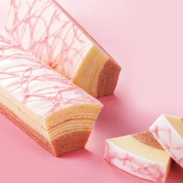 【商品説明】苺とミルクでさわやかにクリーミーに仕上げた三方六の春のバウムクーヘンです。二層仕立てになっており、さわやか苺・濃厚ミルクの味わい。 パッケージも春の華やぎいっぱいで、ギフトにも最適です。 <br>【商品名】三方六 春...