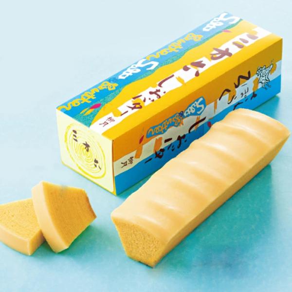 表面にシュガーコーティングで仕上げた、シャリシャリ食感も楽しい新しい「三方六」。<br>北海道産バターをたっぷりと使い、オホーツクの塩も忍ばせた、甘じょっぱいバウムクーヘンです。<br>おやつにはもちろん、小腹がすい...