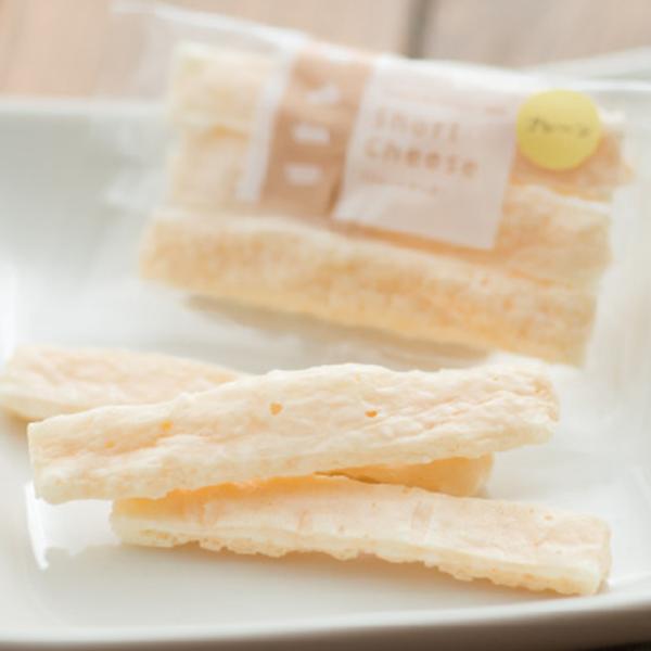 【商品名】ショートチーズ【内容量】3本×4袋【原材料】牛乳、食塩、アーモンド、北海しまえび粉末【アレルギー品目】牛乳、えび【賞味期限】製造より90日【保存方法】直射日光、高温多湿を避け２８℃以下で保存して下さい。