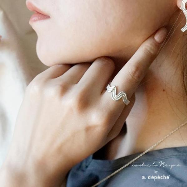 「新たな繋がり」をコンセプトにしたアクセサリーシリーズのReli-レリ-。１つのロープが重なりあい、自由な曲線で表現されたリングカフ。いつもの自分から新たな自分へ装ってくれる。繋がりから新たな可能性を、Reliシリーズにはそんな気持ちが込め...